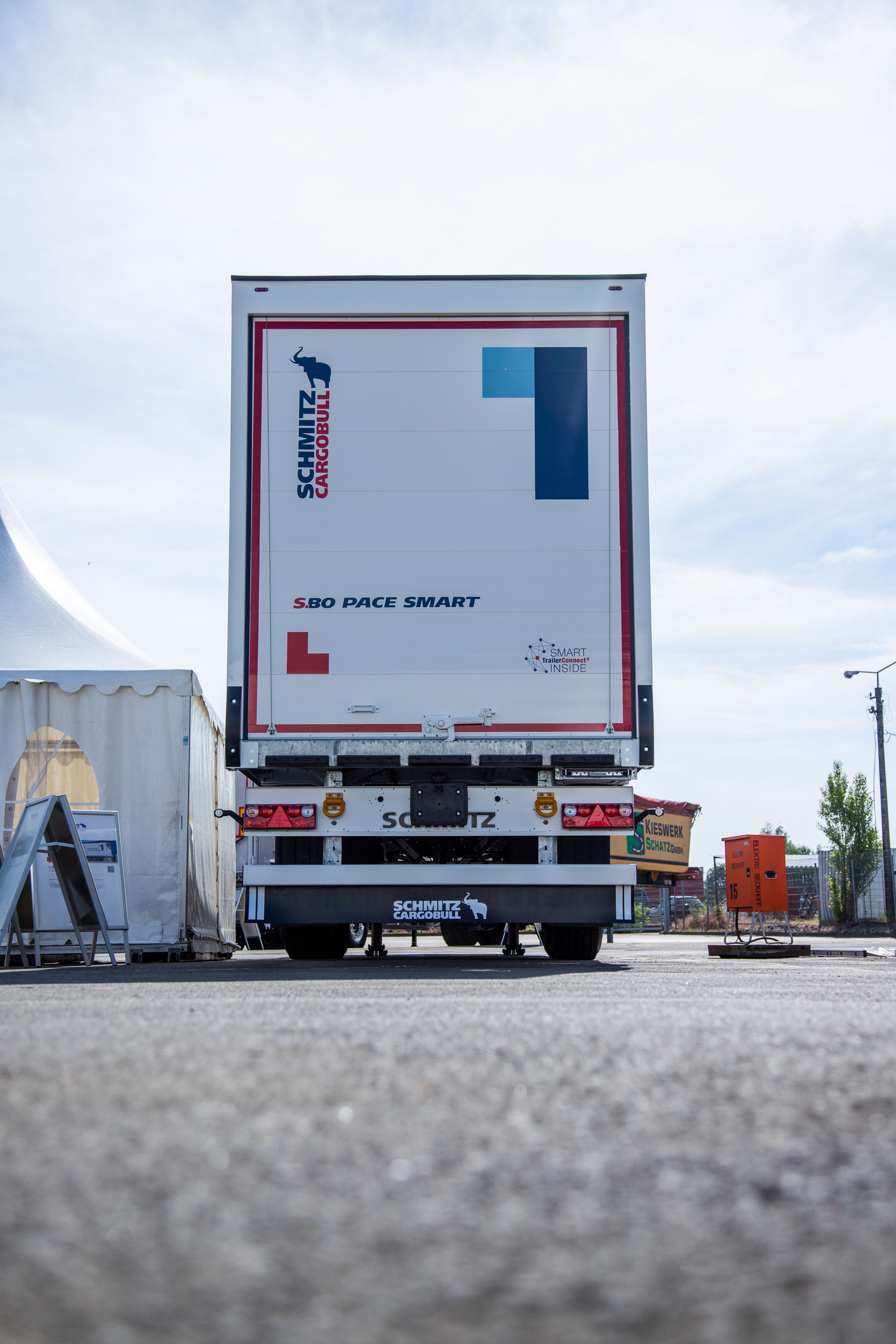 New dry freight trailer S.BO PACE from Schmitz Cargobull