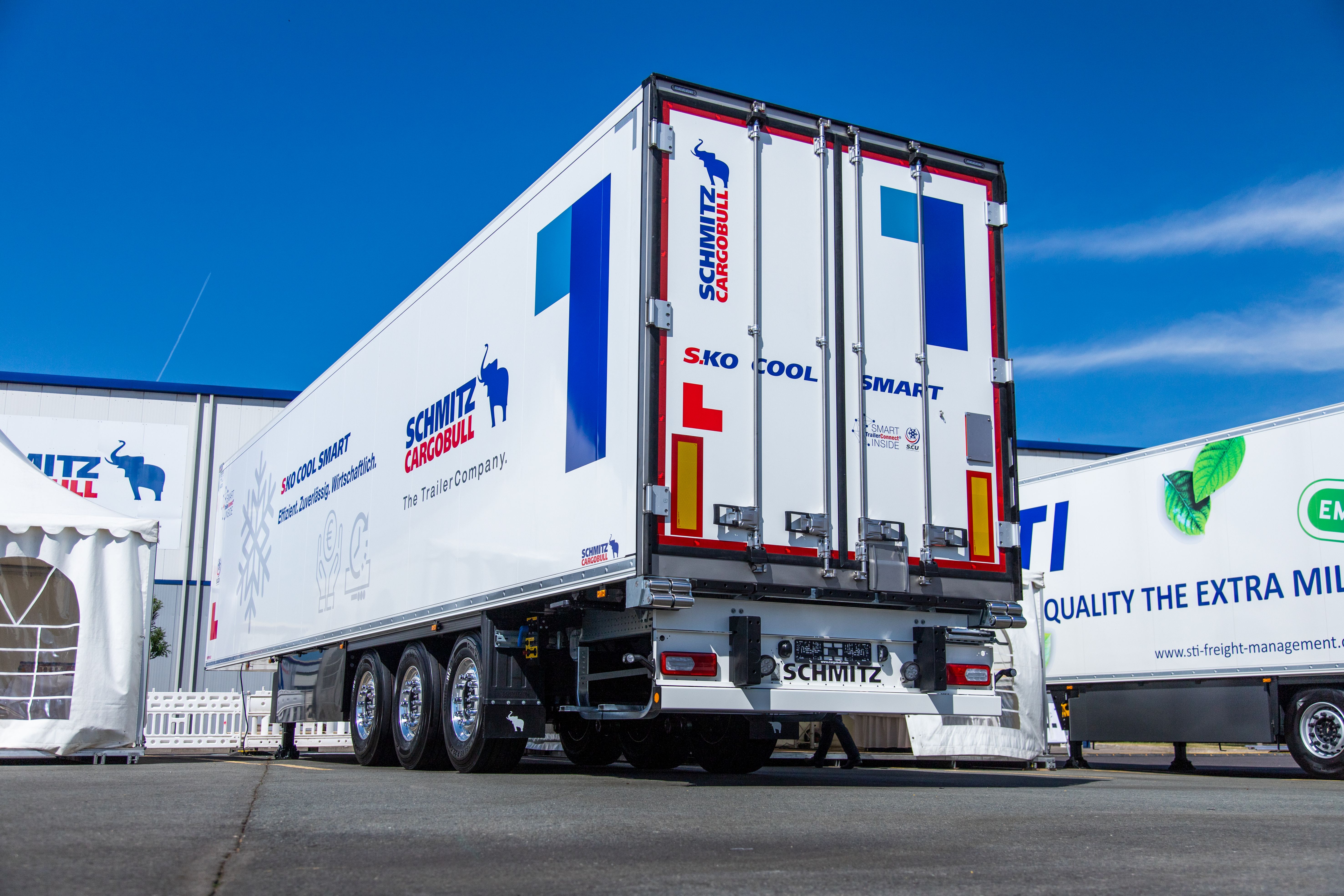 Smart features for cool transport solutions