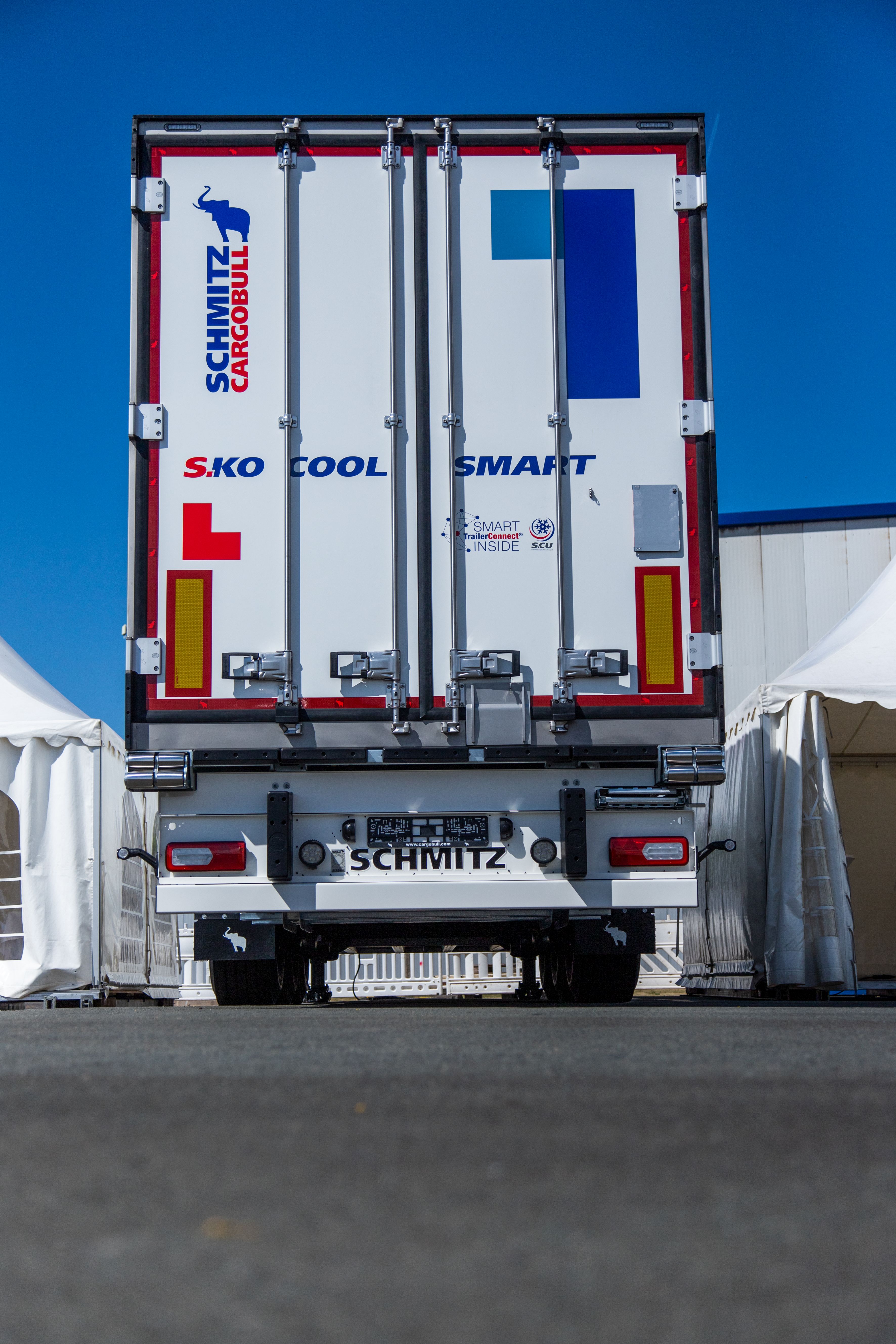 Sicherheit für Ladung und Fahrer mit dem neuen Türverschlusssystem TL4