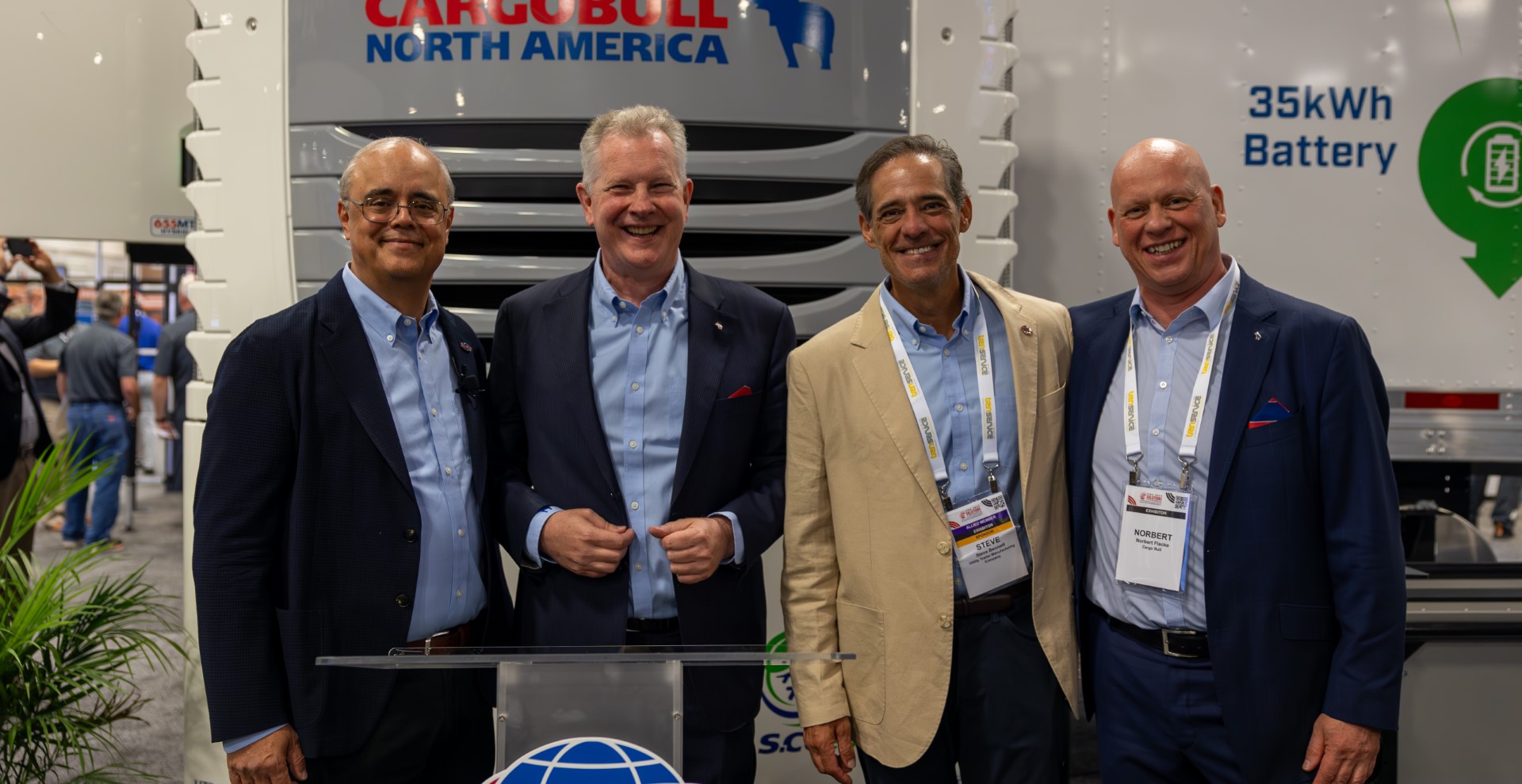 Schmitz Cargobull joins forces with US-market leader Utility Trailer